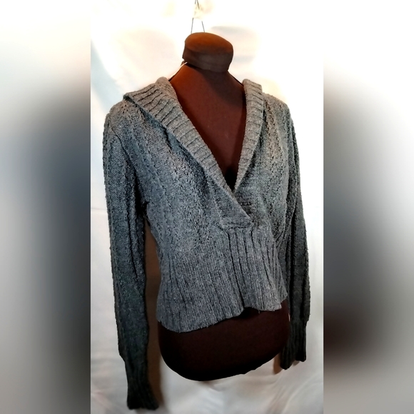 SO | Sweaters | Thick Knitted Cropped Sweater With Deep V | Poshmark